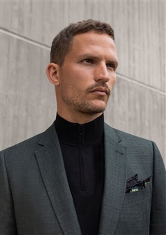 NATHANIEL VISSER | D`Management